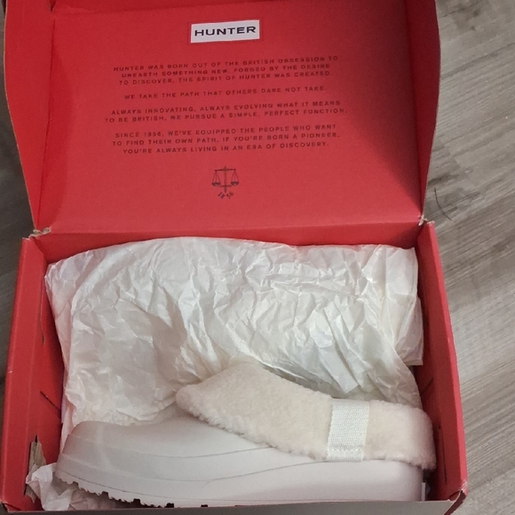 Hunter | Shoes | Hunter Womens Cream Slippers | Poshmark